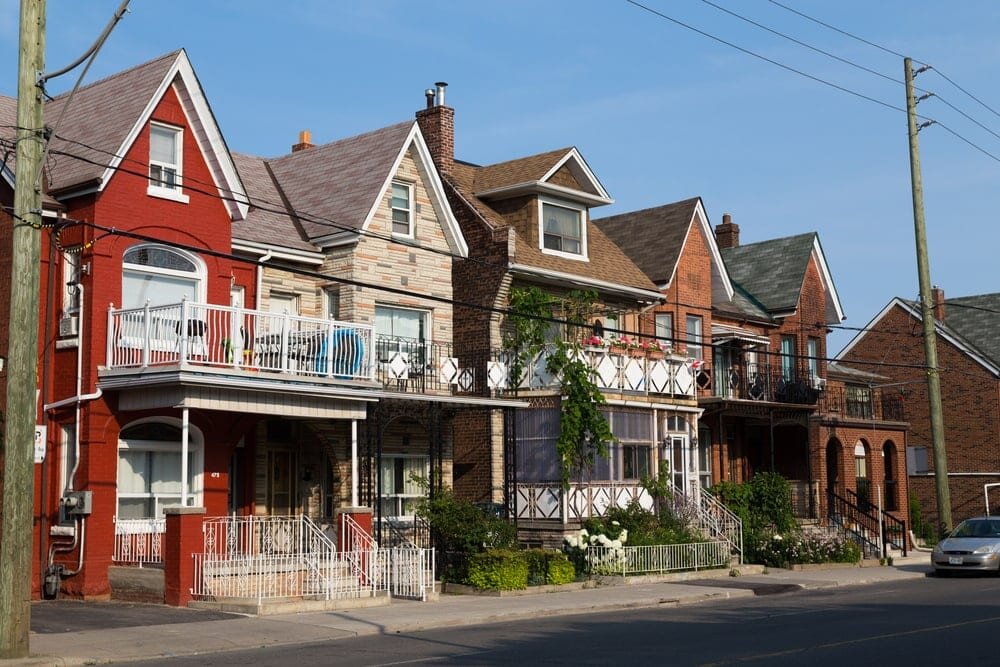 Canadian house prices finally fall after months of increases - PropertyWire